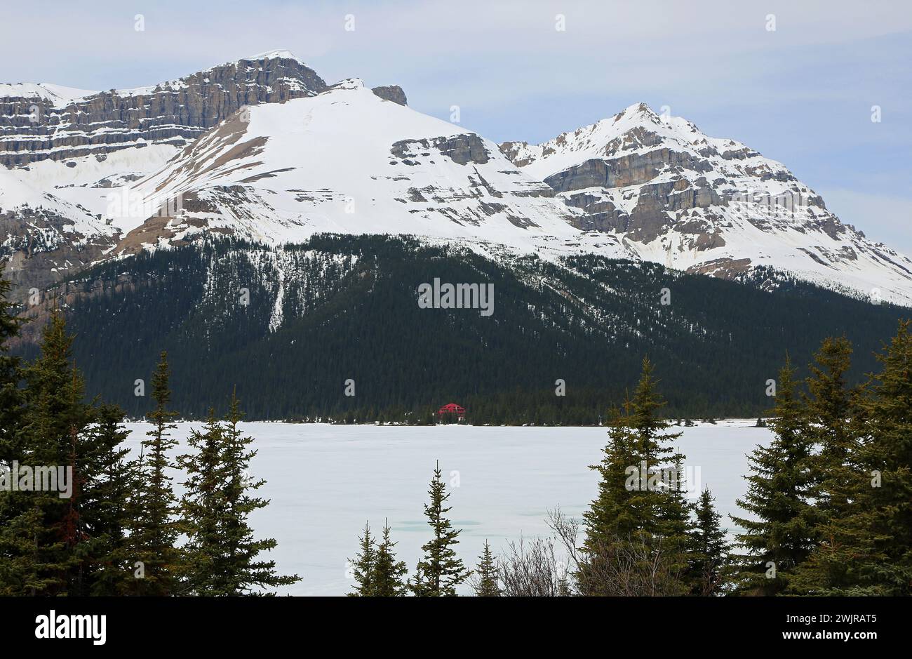 Banff lake house hi-res stock photography and images - Alamy