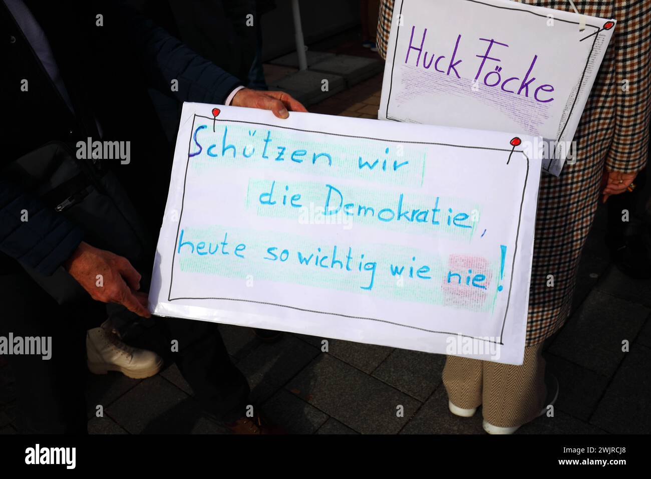 Demonstration unter dem Motto ãNie wieder ist jetzt C für Demokratie, gegen FaschismusÓ ...