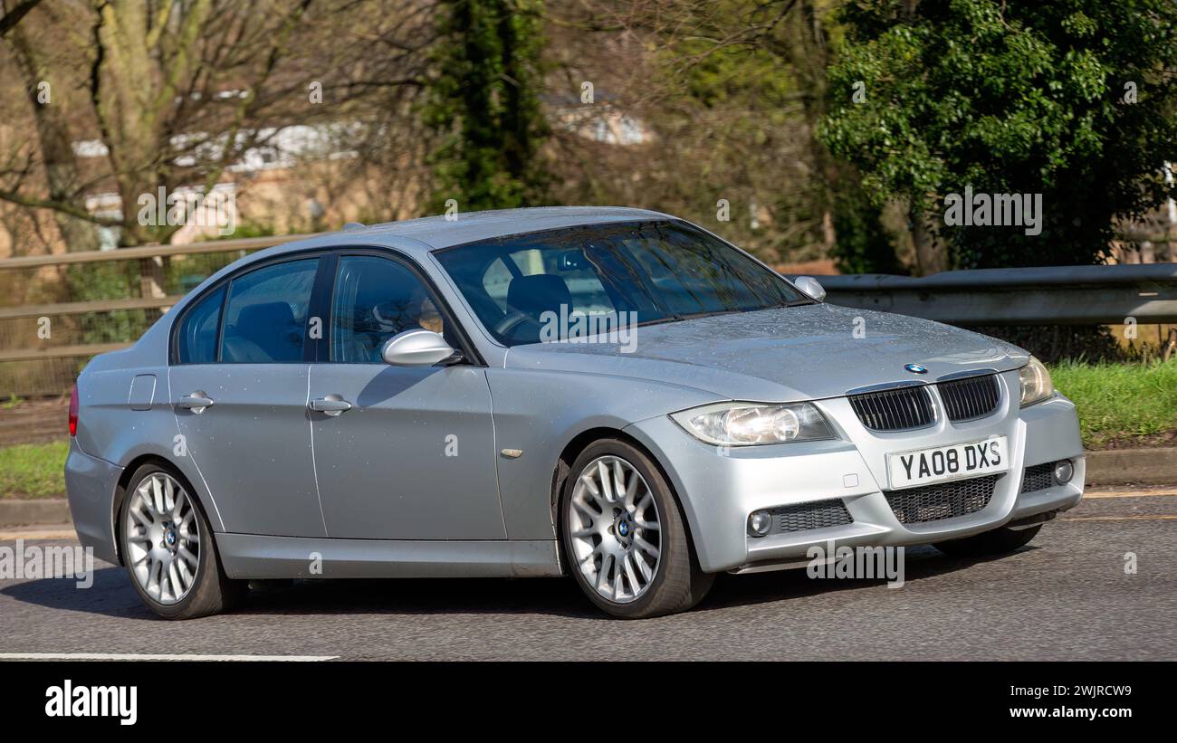 Milton Keynes,UK-Feb 16th 2024: 2008 silver diesel engine BMW 320D 3 ...