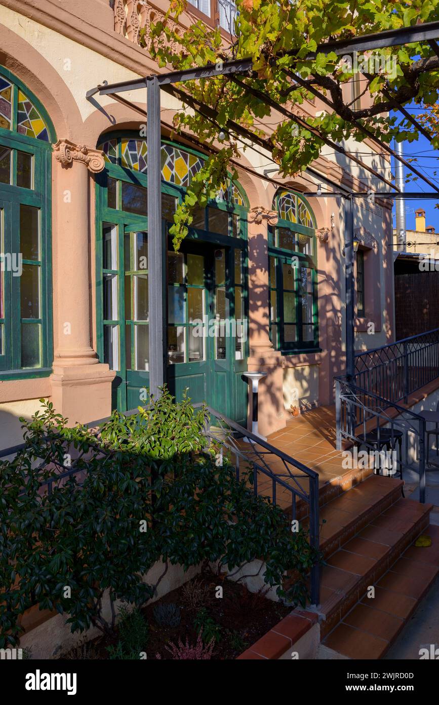 Edificio arquitectura exterior restaurante exterior hi-res stock ...