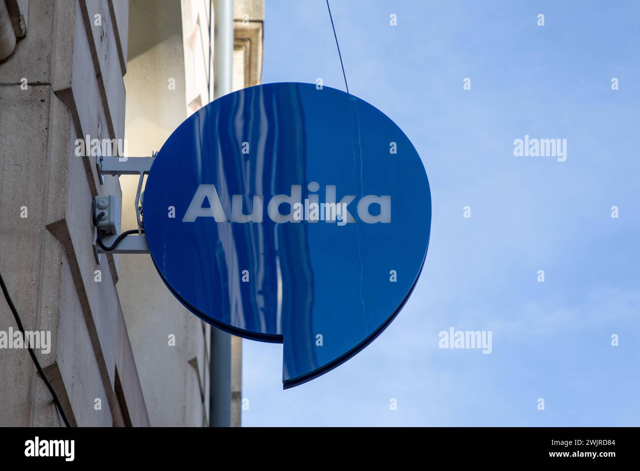 Audika logo hi-res stock photography and images - Alamy