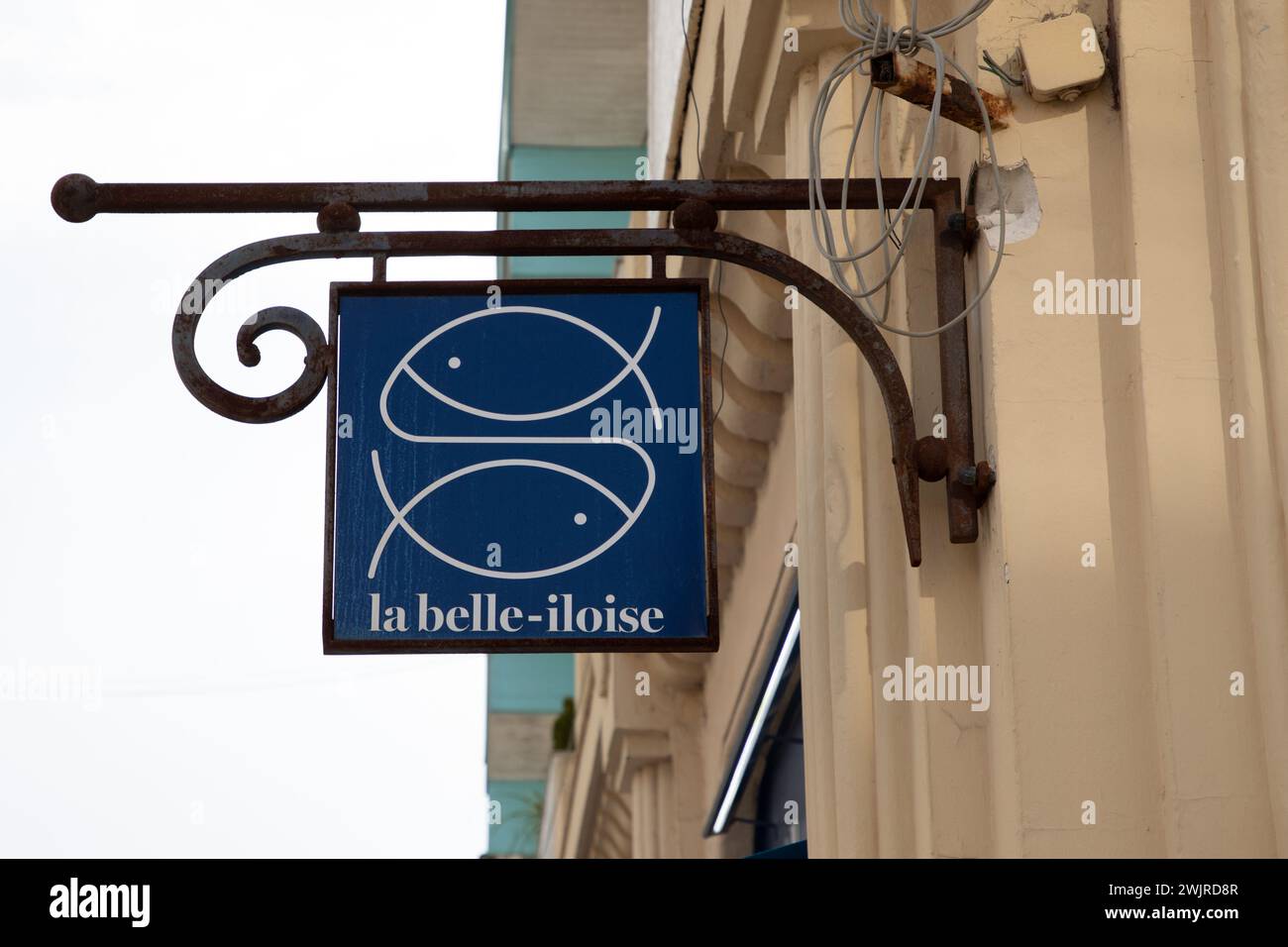 Bordeaux , France - 02 12 2024 : La Belle iloise logo brand and text ...