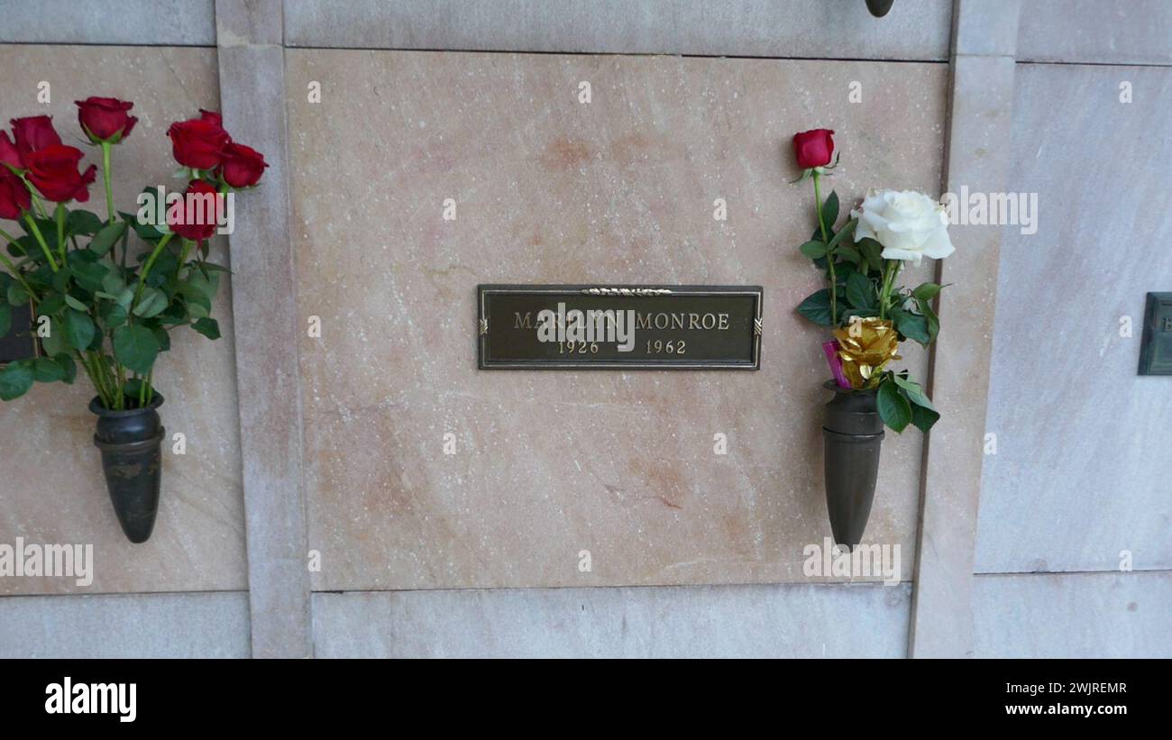 Los Angeles, California, USA 6th February 2024 Actress Marilyn Monroe grave at Pierce Brothers ...