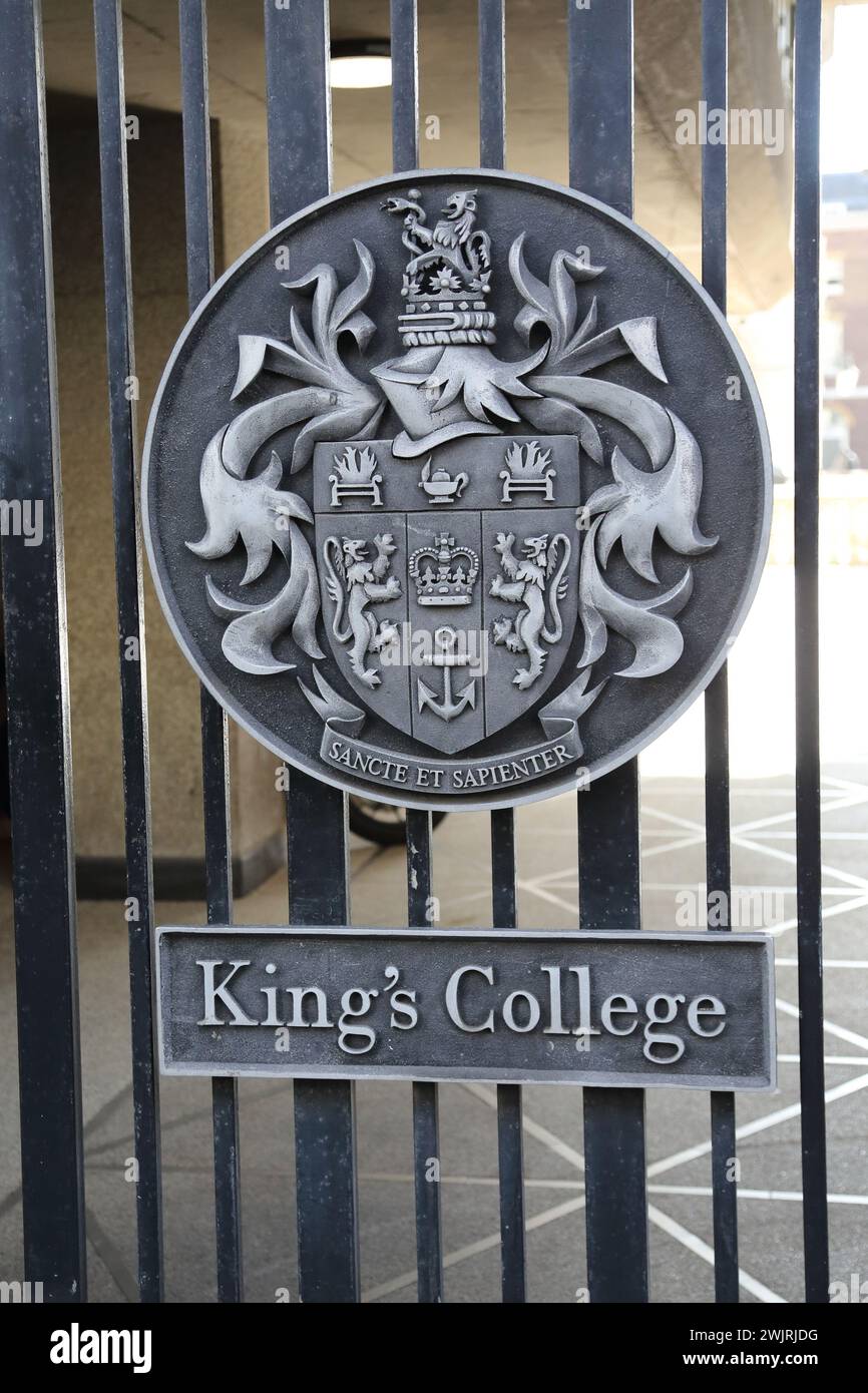 Kings college coat of arms hi-res stock photography and images - Alamy