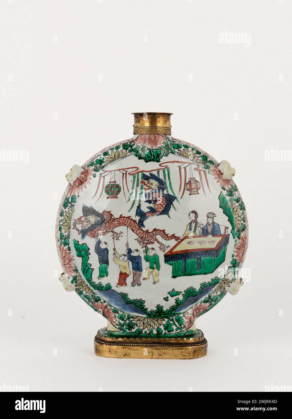 Anonymous, China. Gourd Green Family Gourde. Hard porcelain, moufle ...