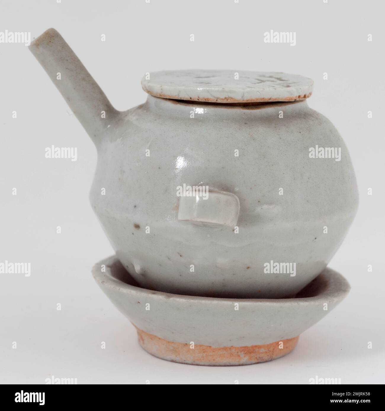 Lamp ". White covered porcelain sandstone. China, Hunan, Changsha ...