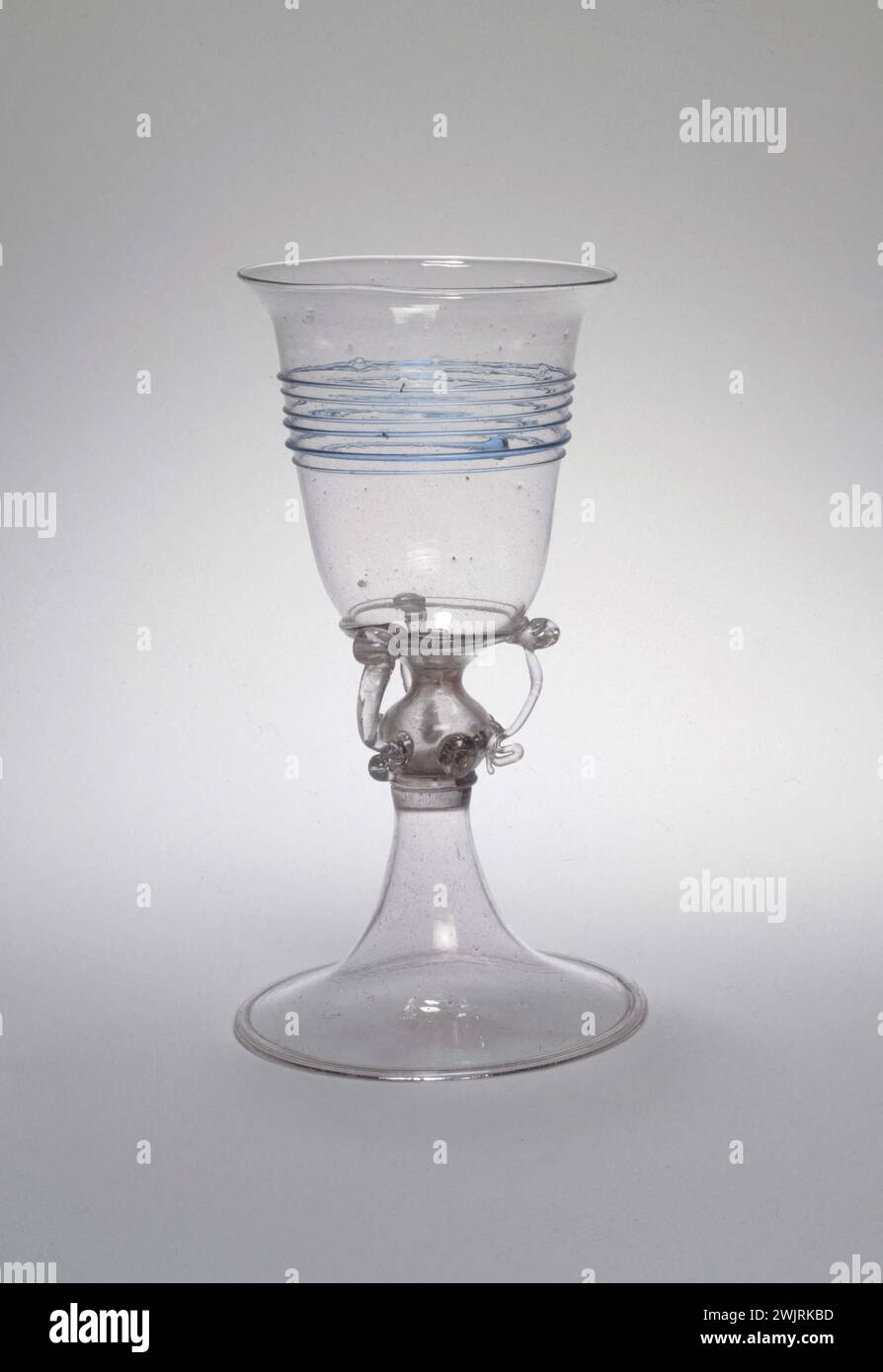 Glass on foot ", glass of Venice, anonymous, 16th century. Object of ...