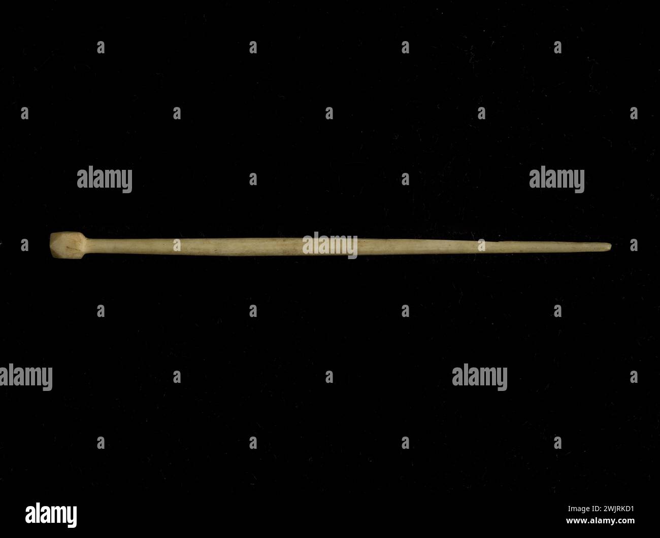 Hair pin. Gallo-Roman. Bone. Paris, Carnavalet museum. Archaeological ...