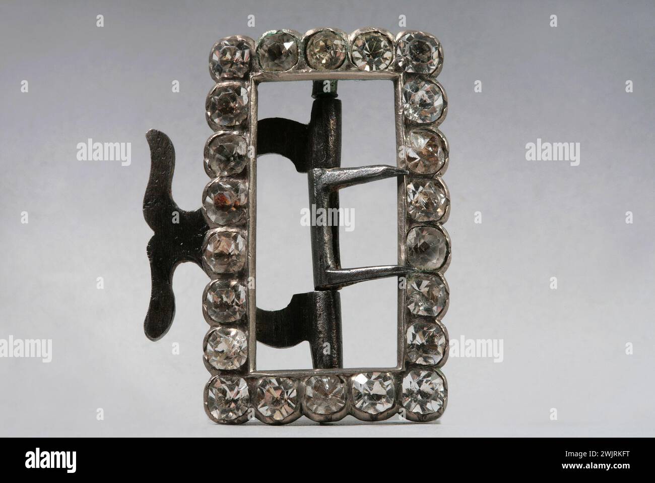 Loop band hi-res stock photography and images - Alamy