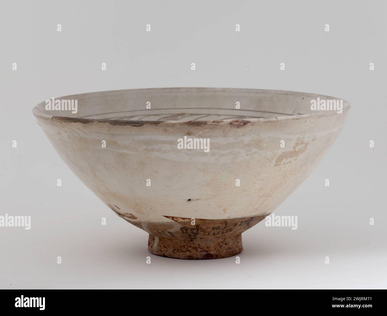 Bol ". Sandstone, white slip under transparent cover. China, Song ...