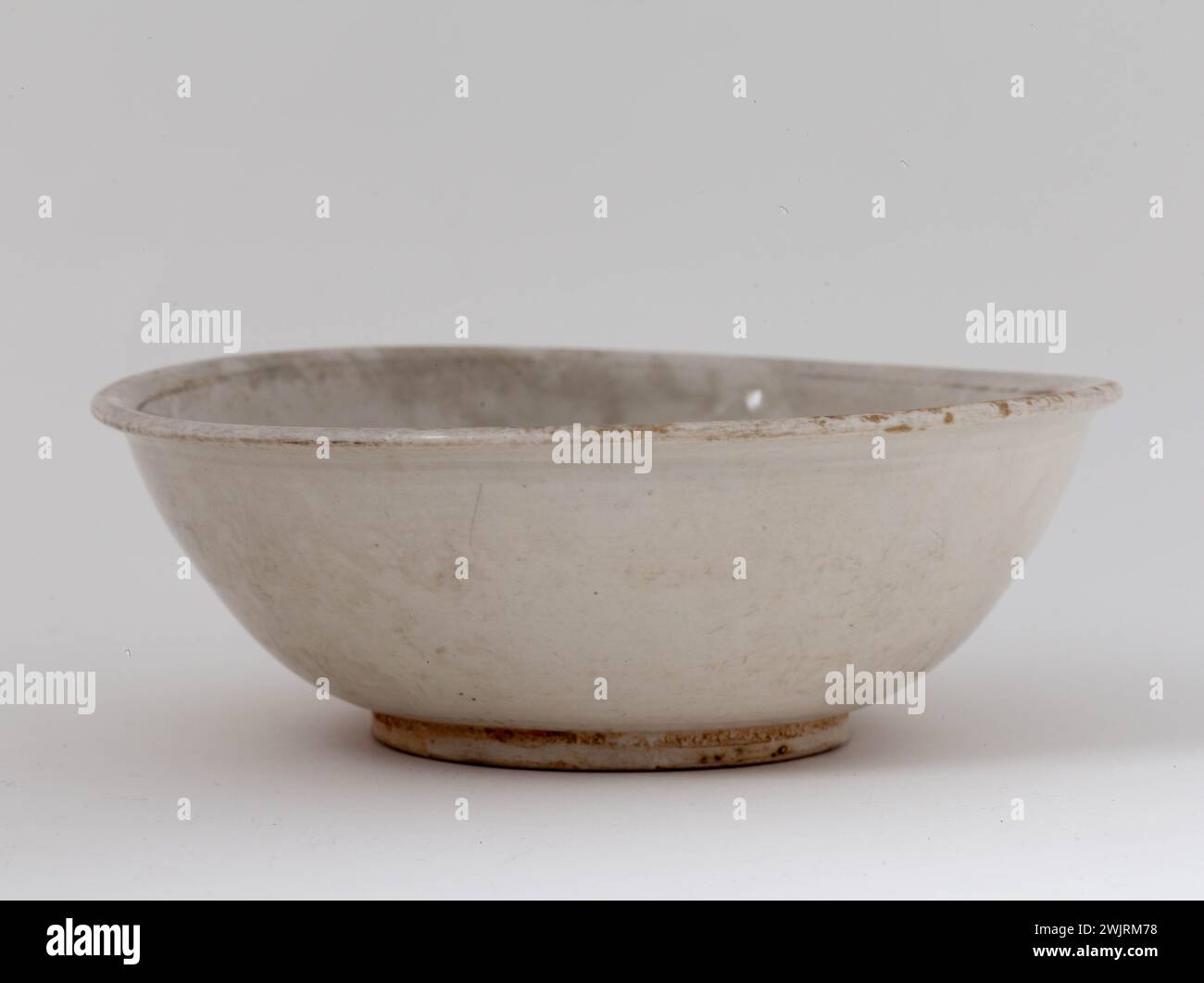 Basin ". Terracotta, white slip under transparent cover. China, Tang ...