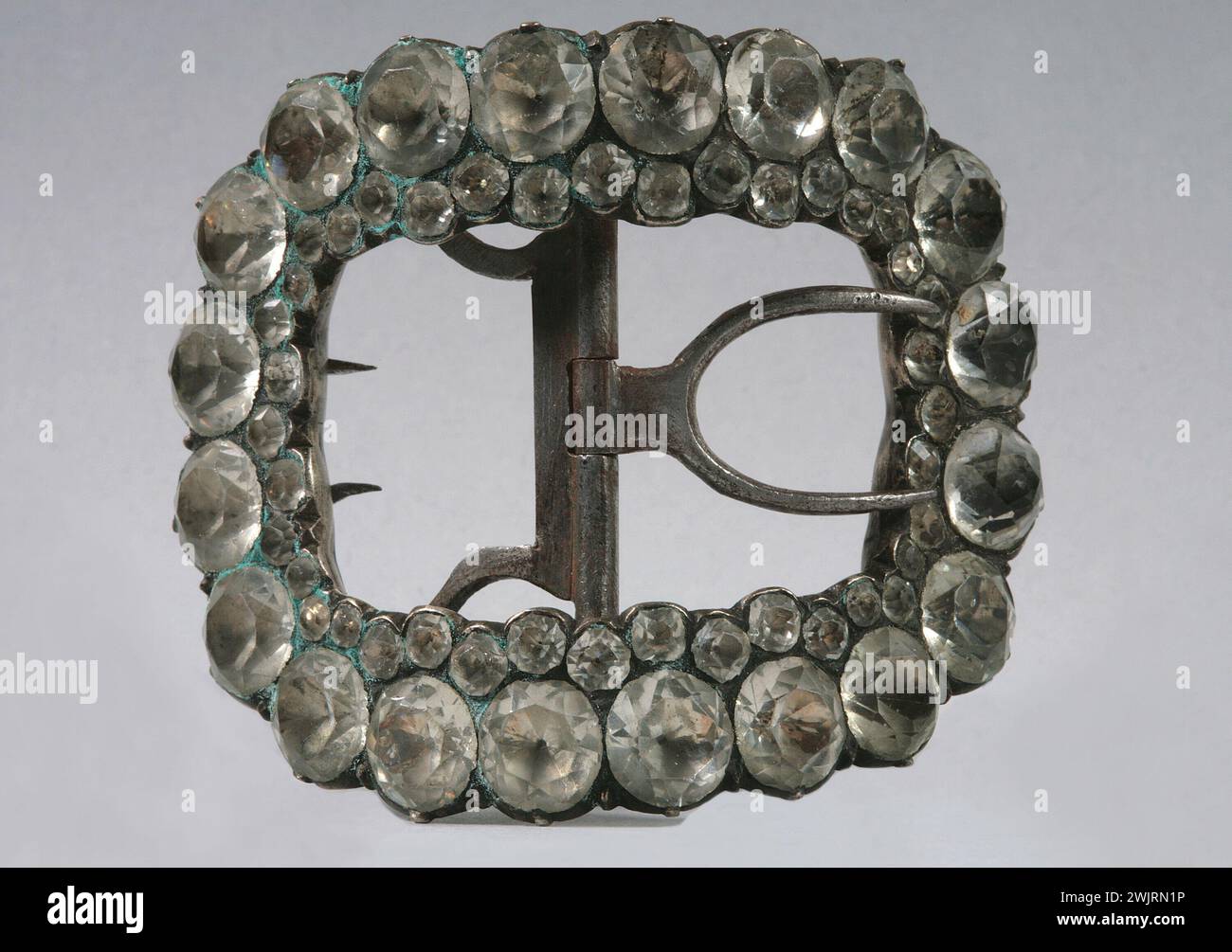 Silver loop hi-res stock photography and images - Alamy