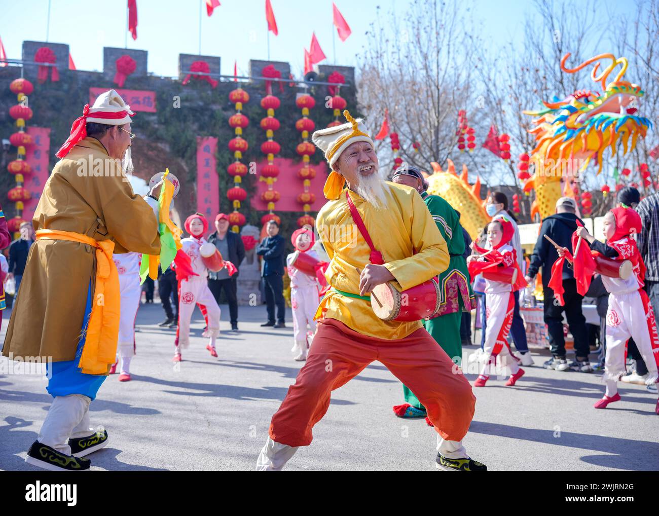 Wanrong flower drum hi-res stock photography and images - Alamy