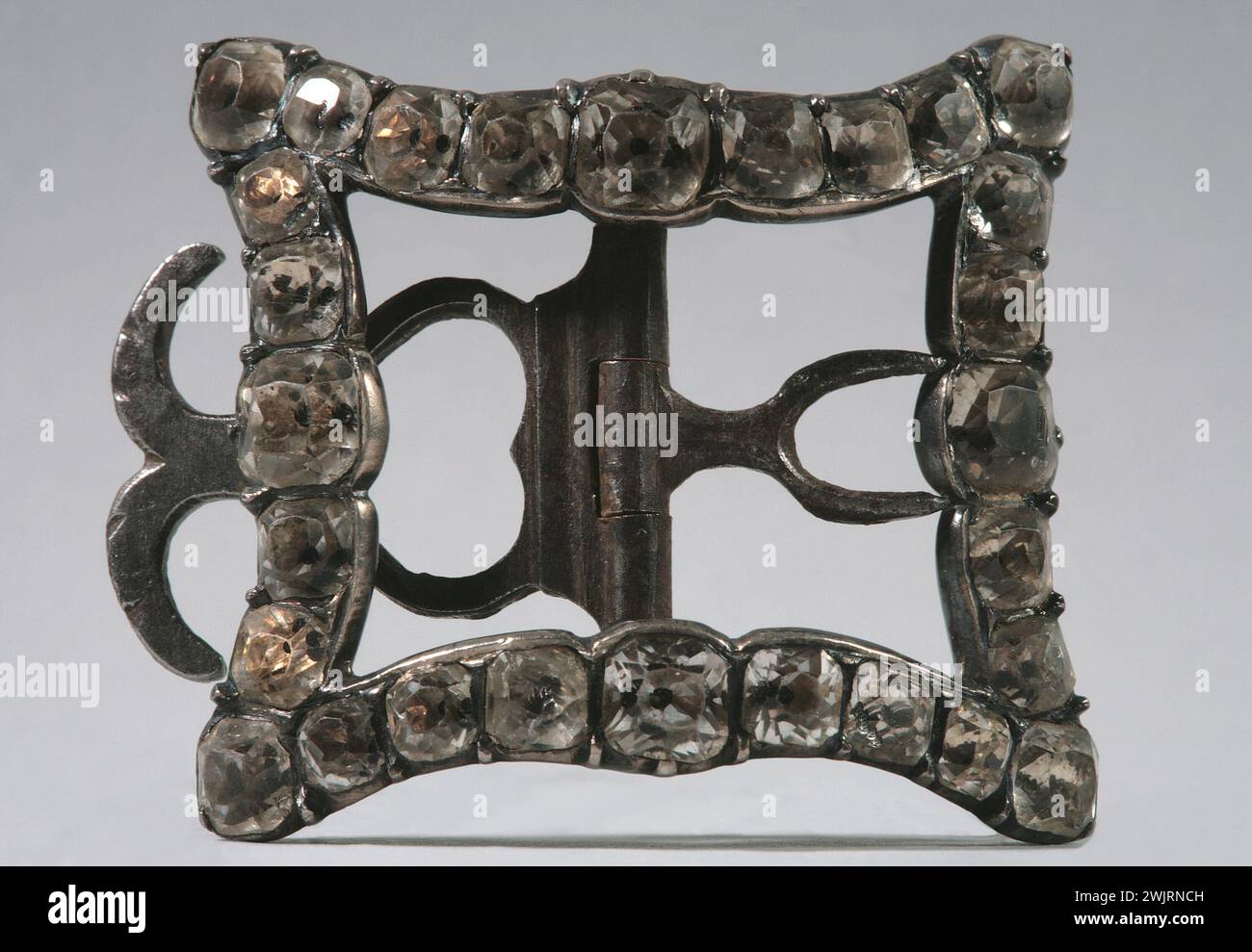 Visual rhythm loop hi-res stock photography and images - Alamy