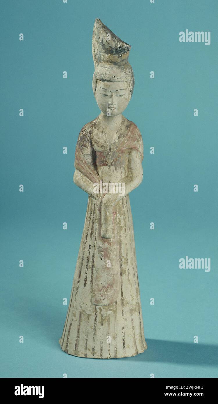 Young woman with bun in saber blade, (mingqi) ". Terracotta. China ...
