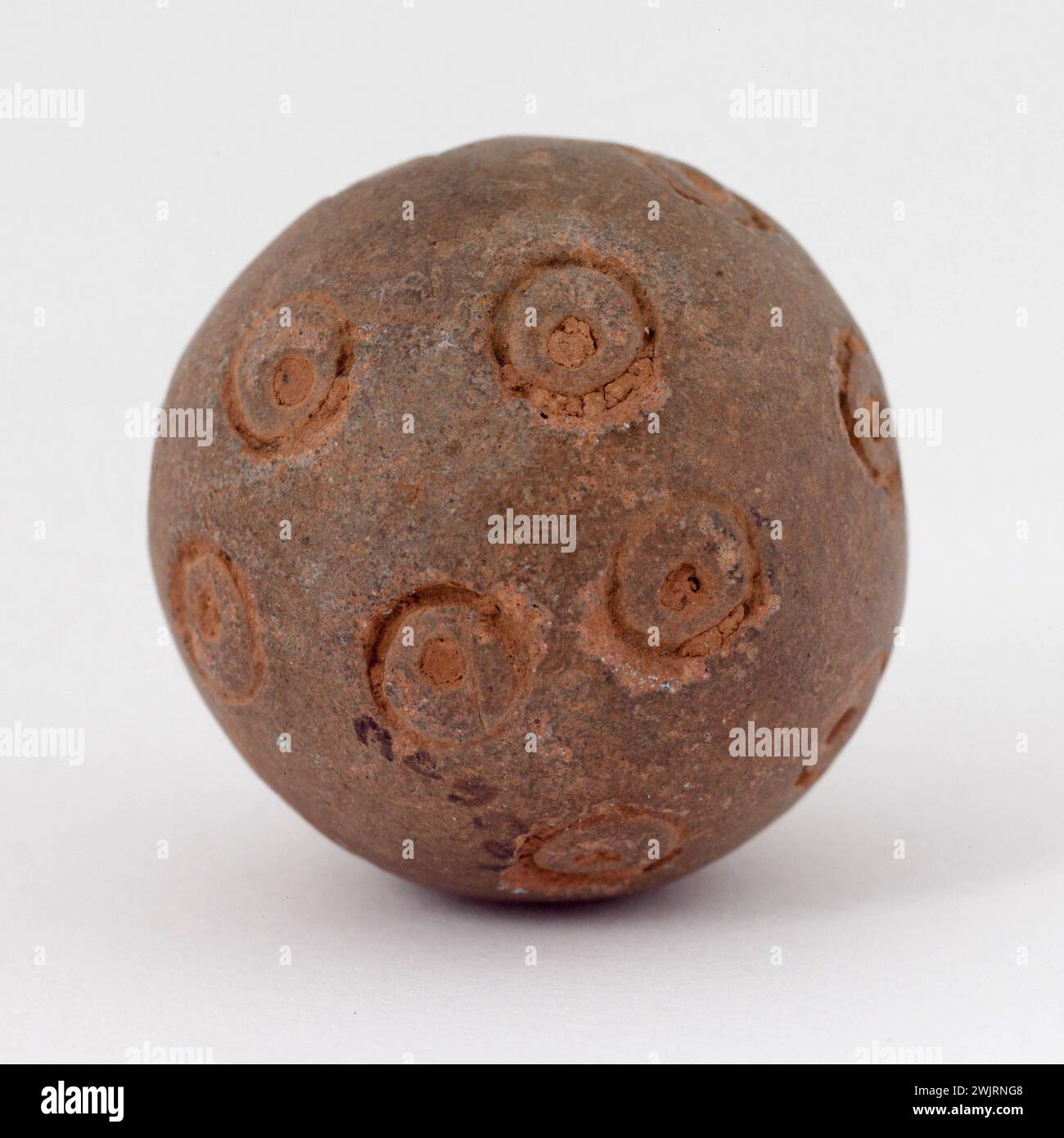 Ball ". Terracotta. China, Hunan, Changsha. Paris, Cernuschi museum ...