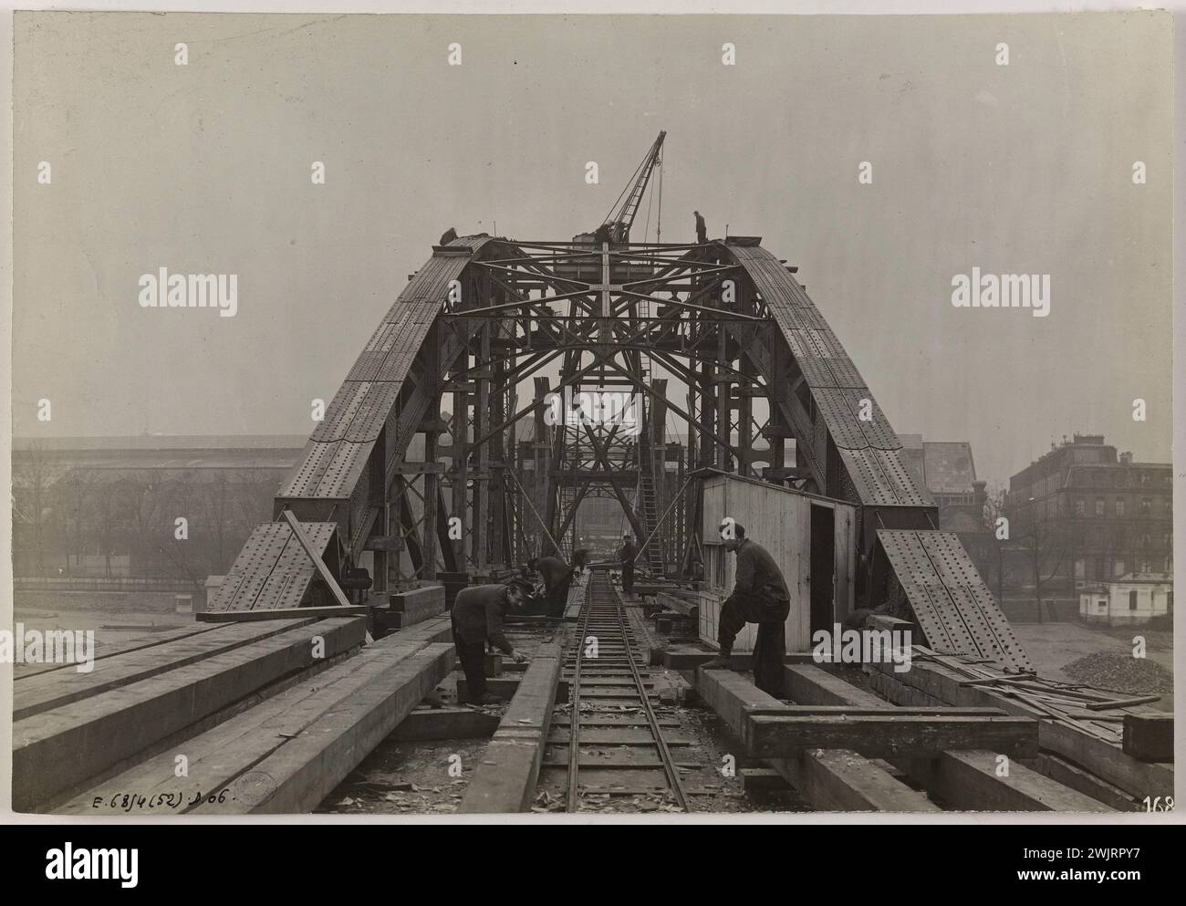 Construction of the municipal metropolitan metropolitan railroad ...