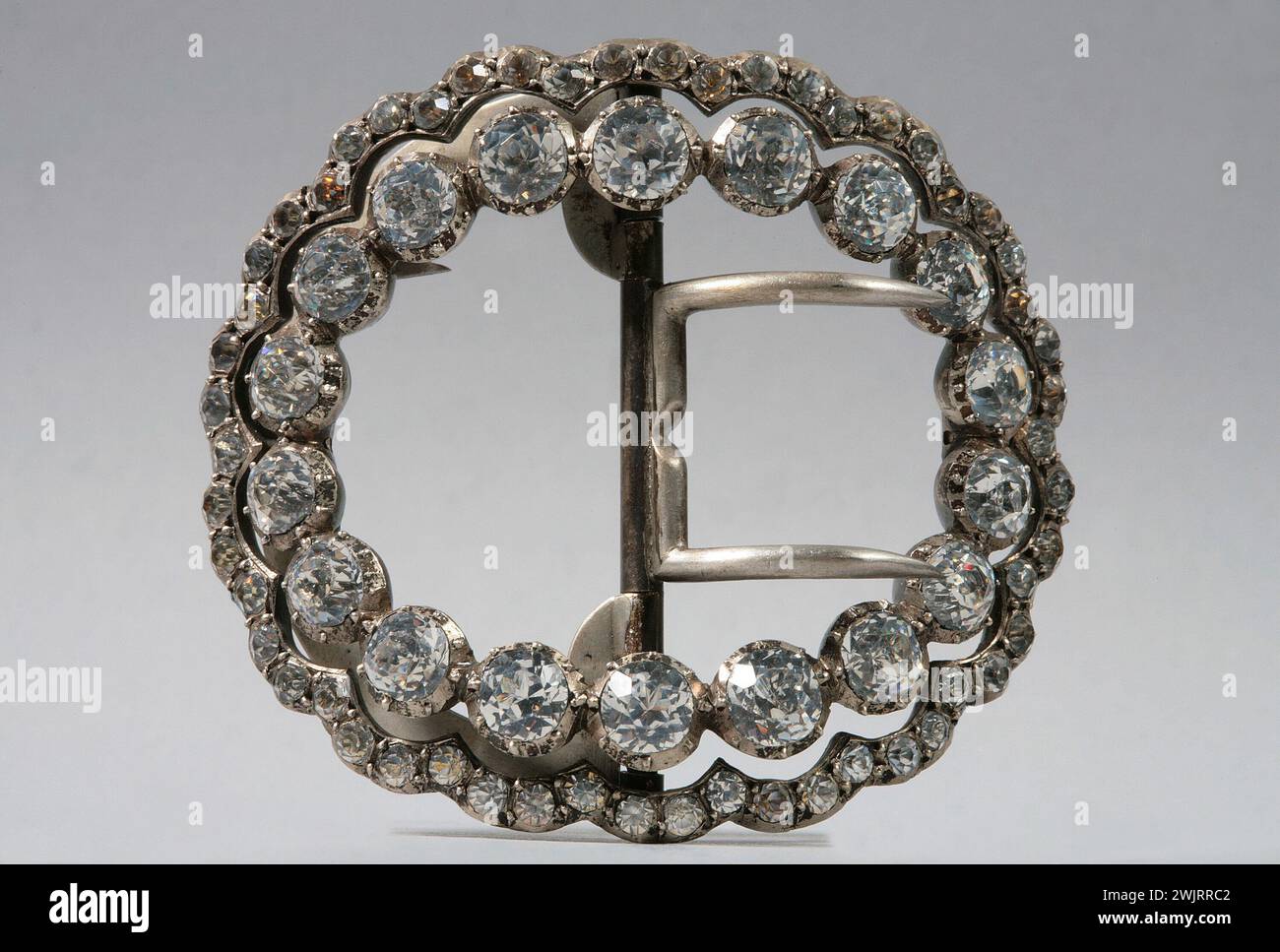 Loop. An inner row of large stones, an outside row of small steel ...