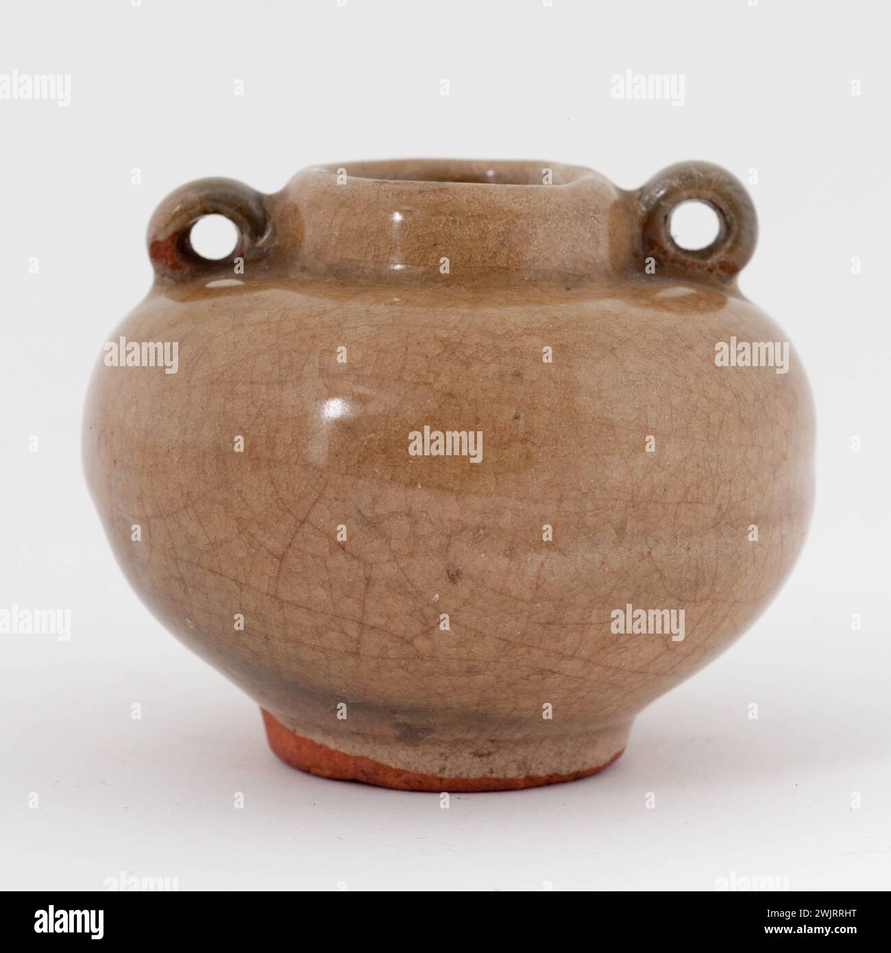 Miniature jar ". Orange terracotta, Céladon covered. China, Tang ...