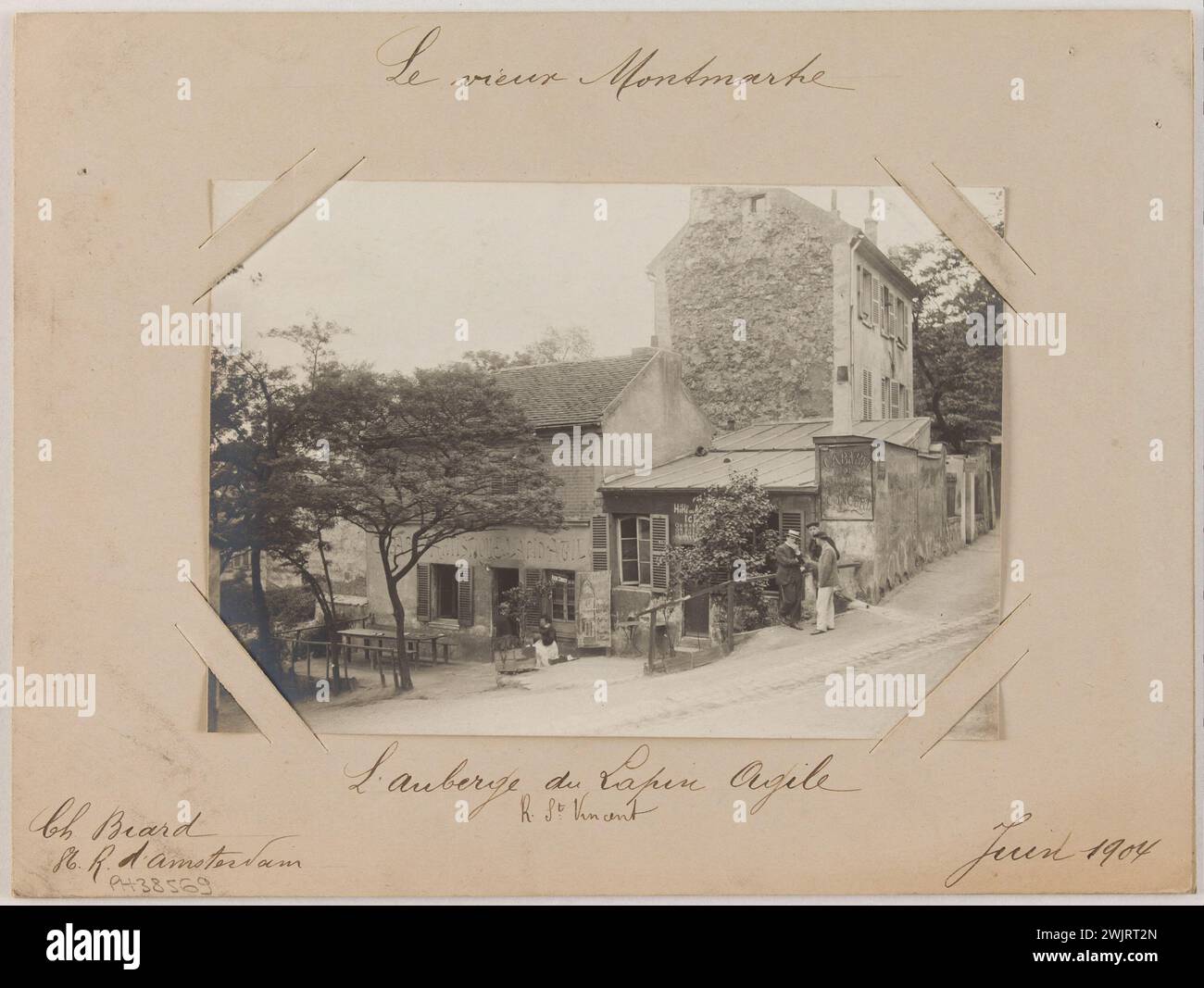 Cabaret du Rabbit Agile, rue Saint-Vincent. Paris (18th arr ...