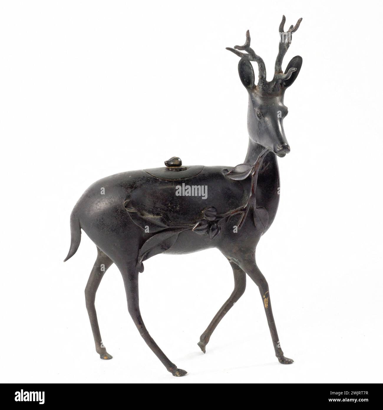 Zoomorphic burn. Bronze. Japan. XVIII-XIXth century. Paris, Cernuschi ...