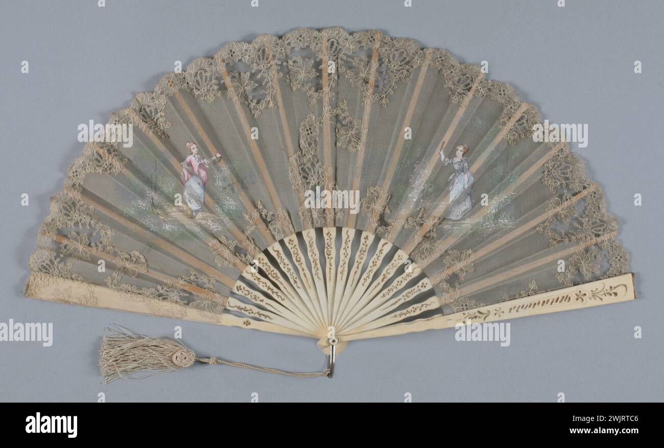 Folded range, Face sheet decor: 2 women's silhouettes Stock Photo - Alamy