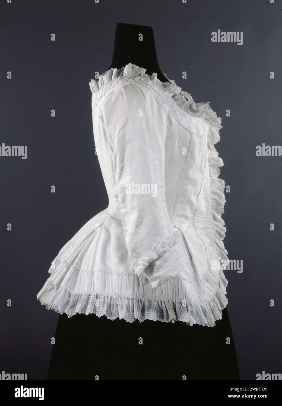 CARECO in white cotton canvas, garnishes, grid cotton muslin, around ...