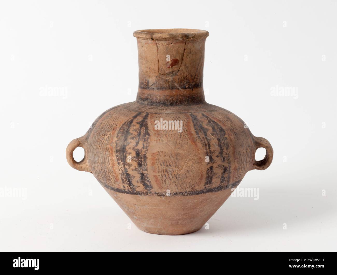 Jar ". Terracotta with polychrome decoration. Neolithic period (around ...