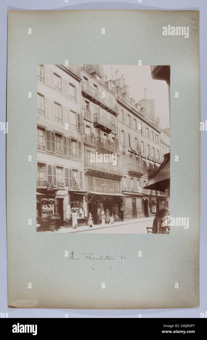 Anonymous, 32 rue Rambuteau. At 6 -legged sheep. 4th arrondissement ...