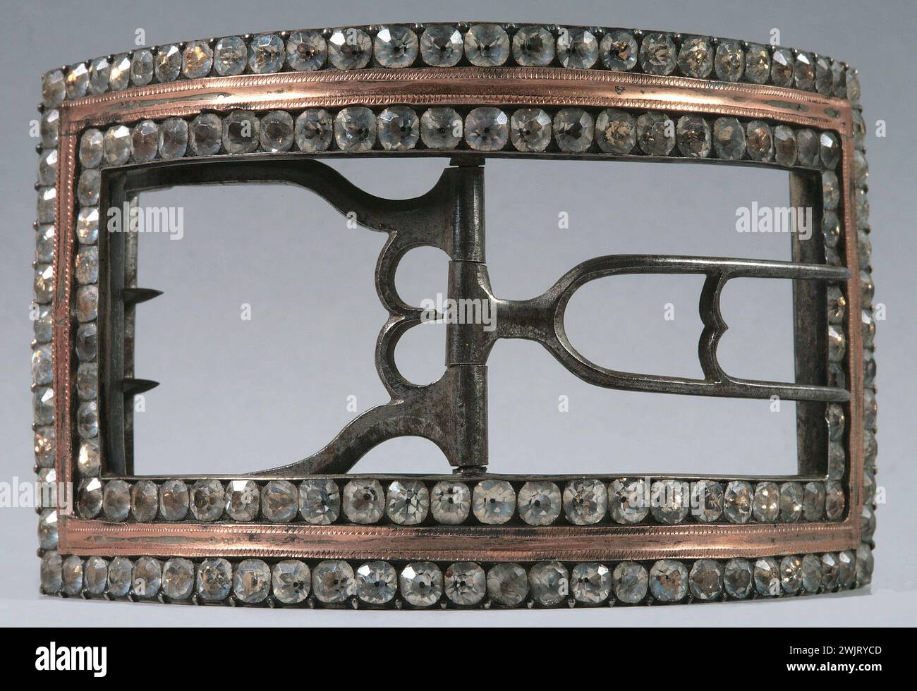 Visual rhythm loop hi-res stock photography and images - Alamy