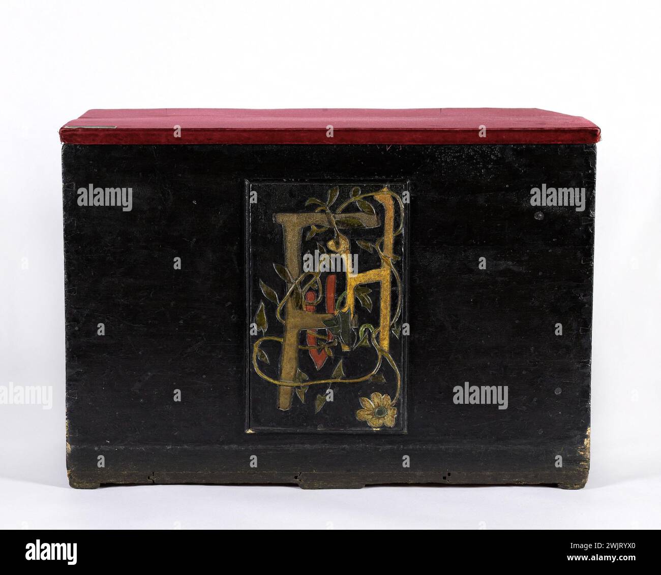 Coffre peint hi-res stock photography and images - Alamy