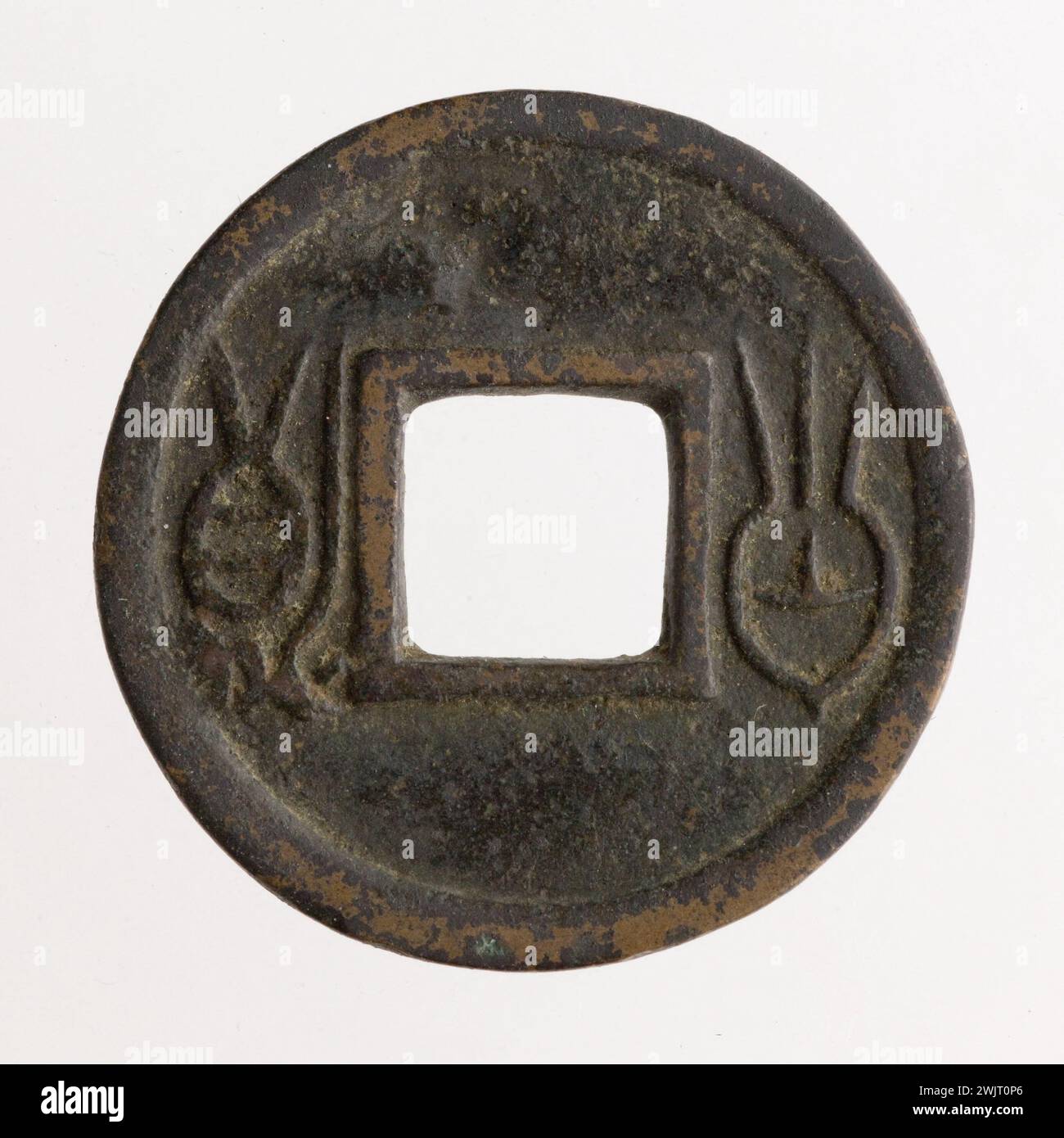 Cash. Copper alloy, China, Han time. Paris, Cernuschi museum. Asian art ...