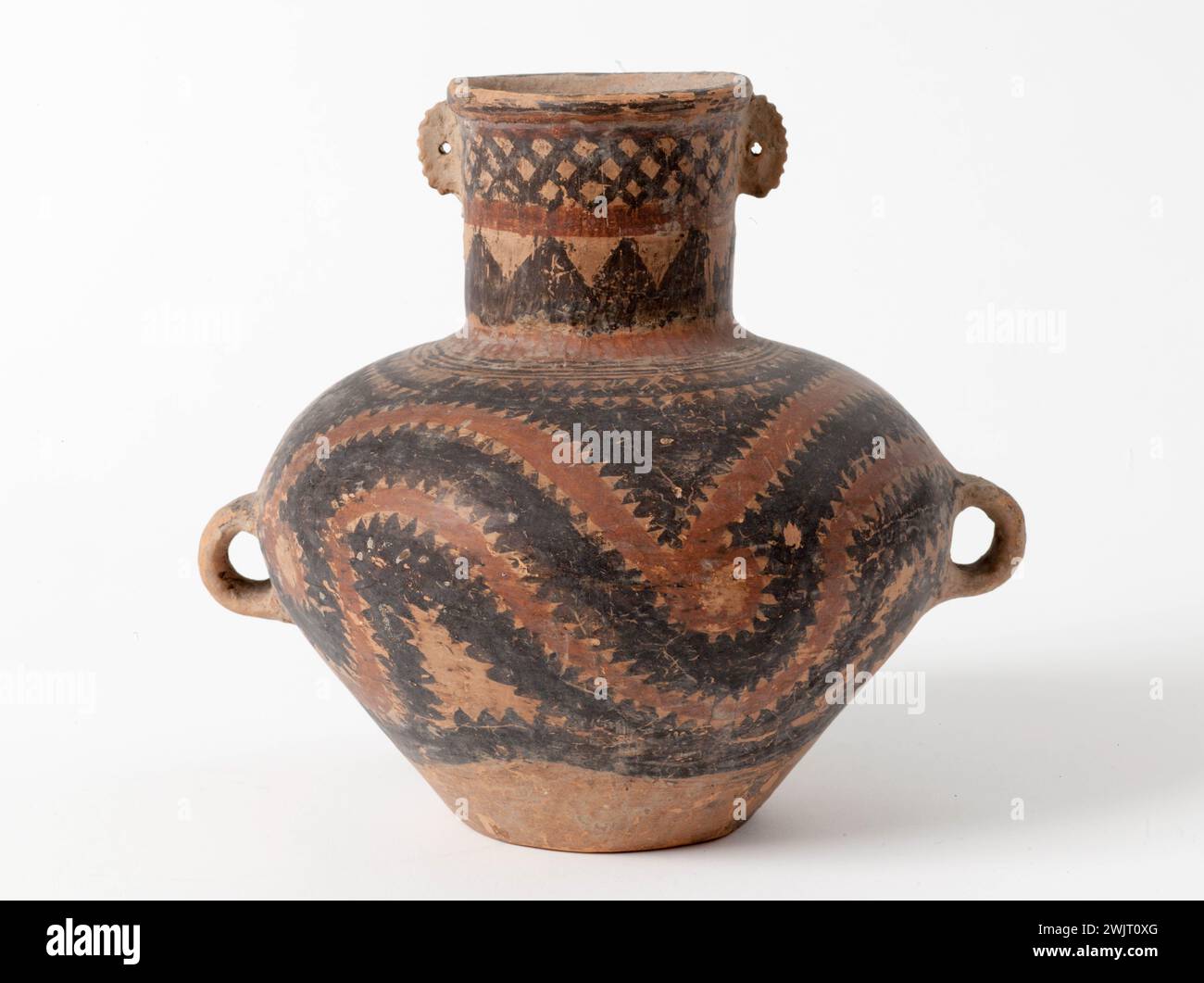 Jar ". Terracotta with polychrome decoration. Neolithic period (around ...
