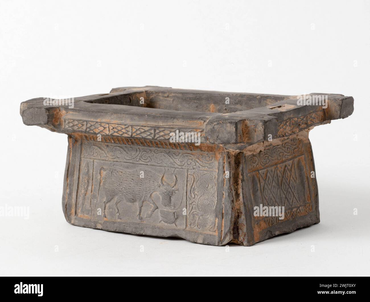 Mingqi Margelle de well ". Terracotta. Han dynasty (206 BC-220 AD ...