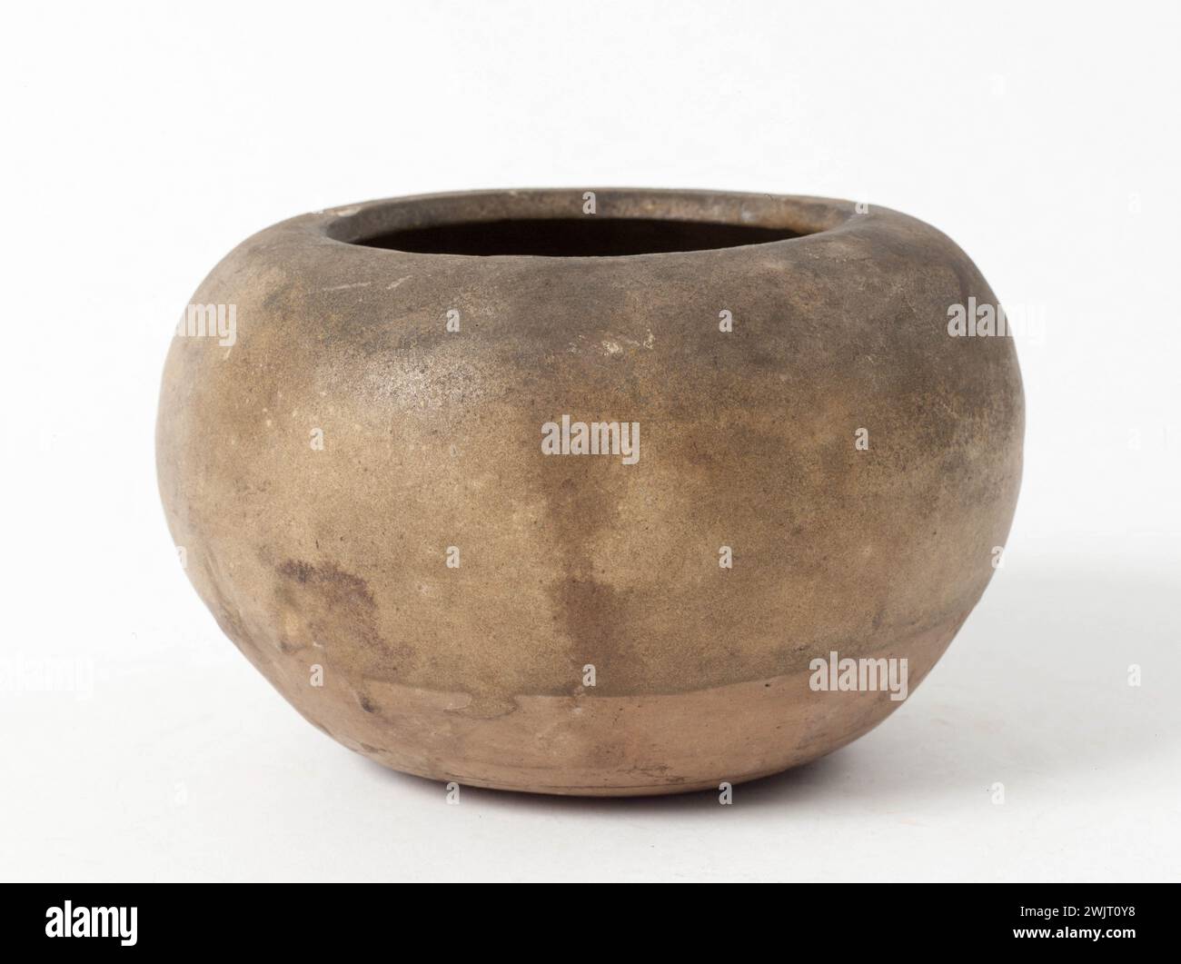 Pot ". Sandstone, slip, cream coating. China, Tang dynasty (618-907 ...