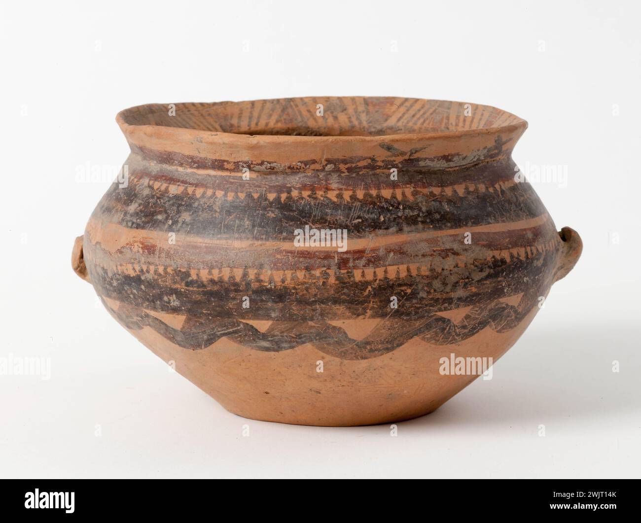 Jar ". Terracotta with polychrome decoration. Neolithic period (around ...