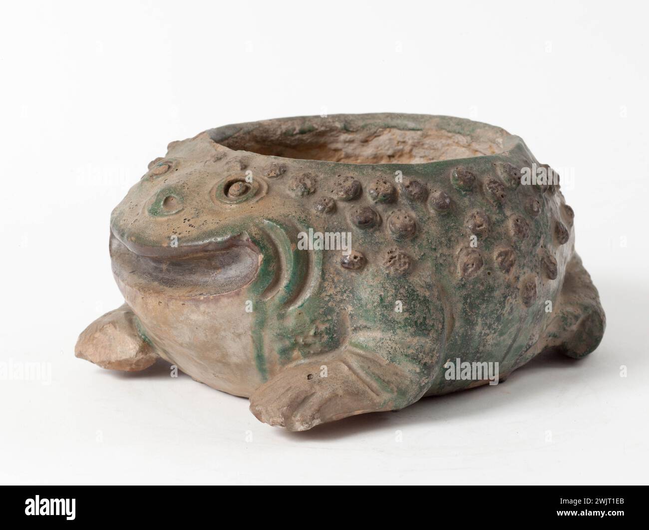Mingqi: toad ". Terracotta with Green lead glaze. Han dynasty (206 BC ...