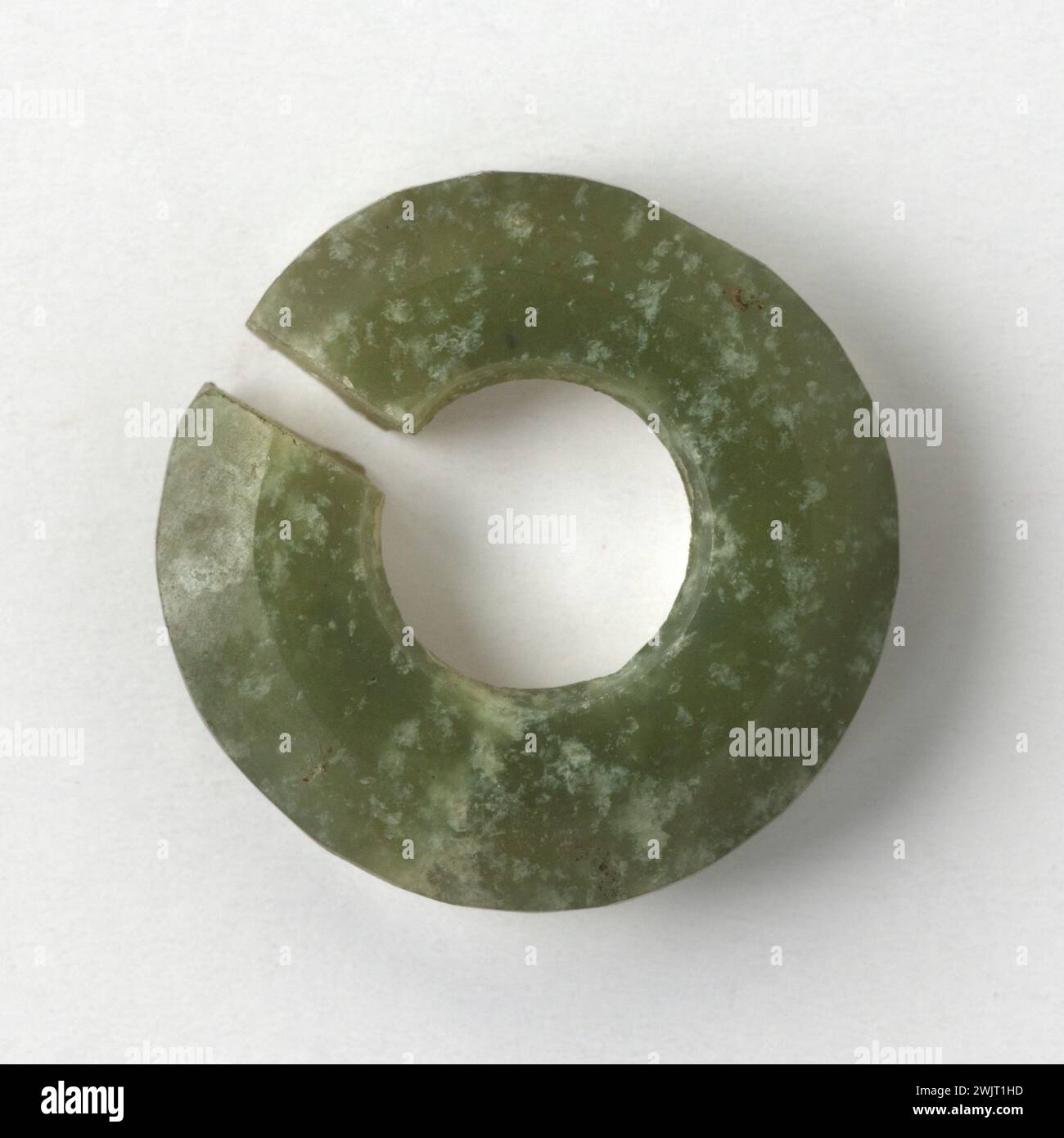 It's lying. Jade vert. Provenance: Vietnam. Par musée musée malée ...