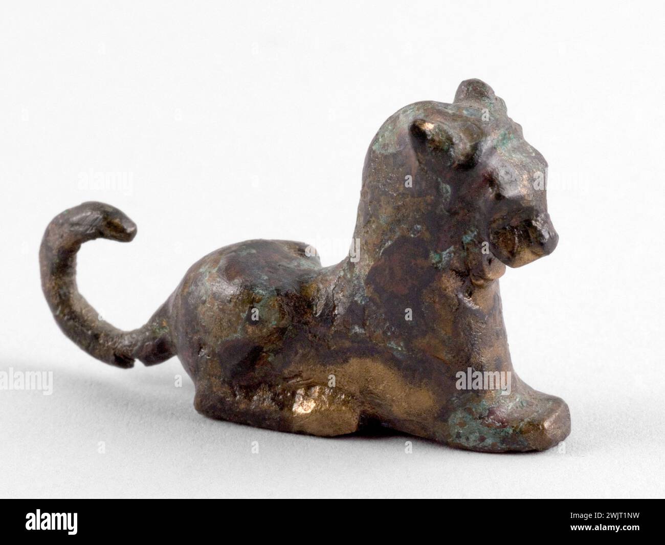 Lioness statuette. Copper alloy. 1st-nd centuries. Magne collection ...
