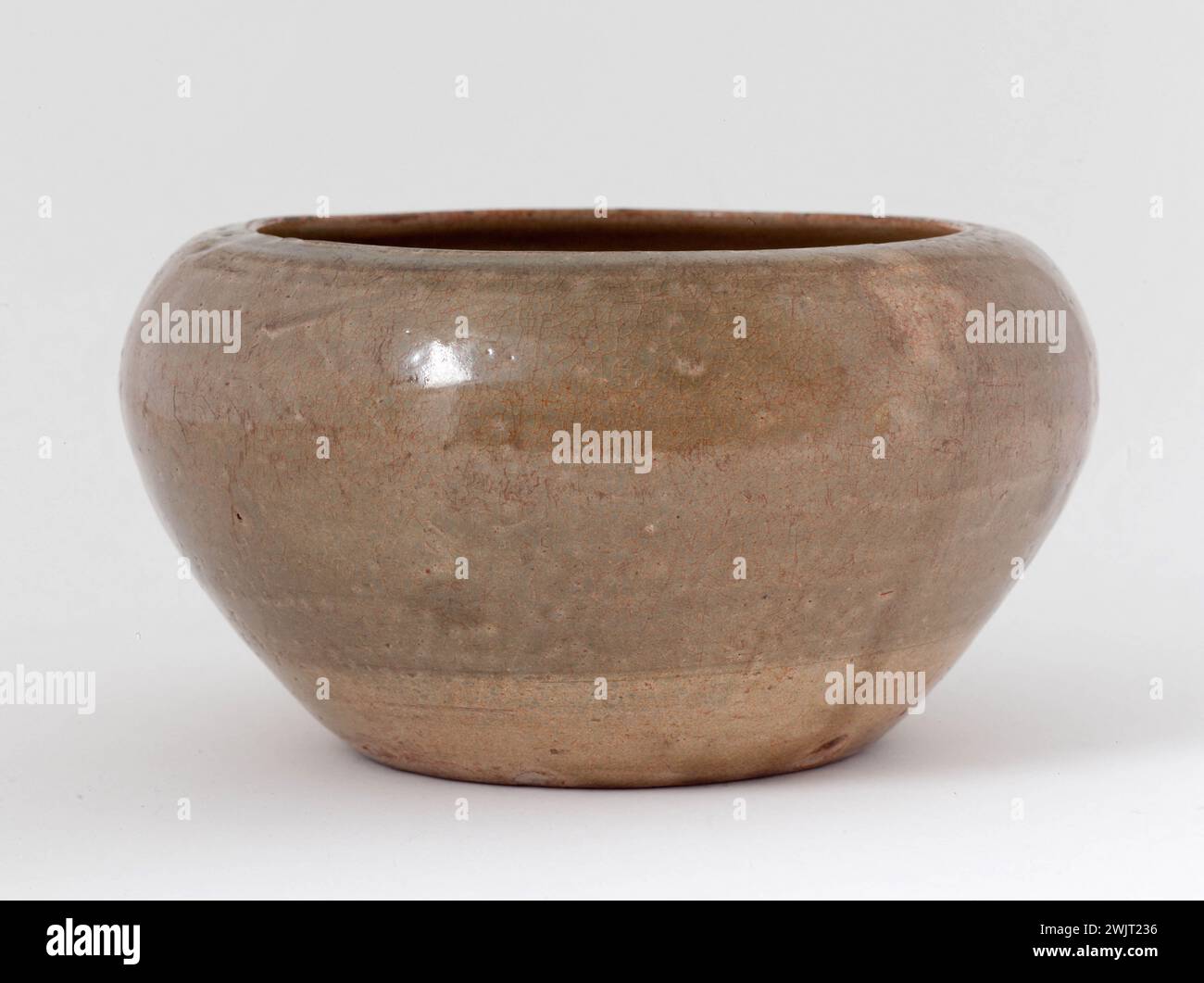 BO" bowl. Celadon coverage sandstone. China, Tang dynasty (618-907 ...