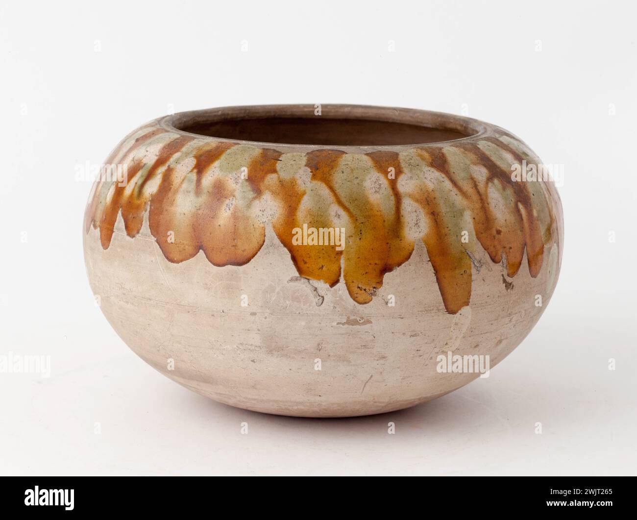 Pot ". Terracotta with yellow and green glaze (Sancai). China, Tang ...