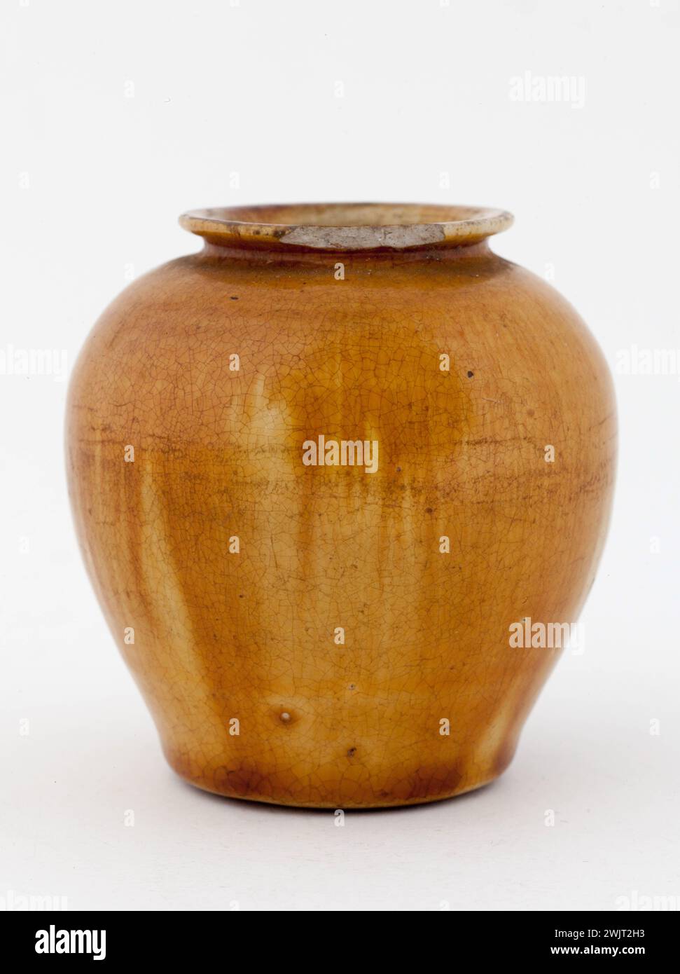 Jar ". Terracotta with amber glaze. China, Tang dynasty (618-907 ...