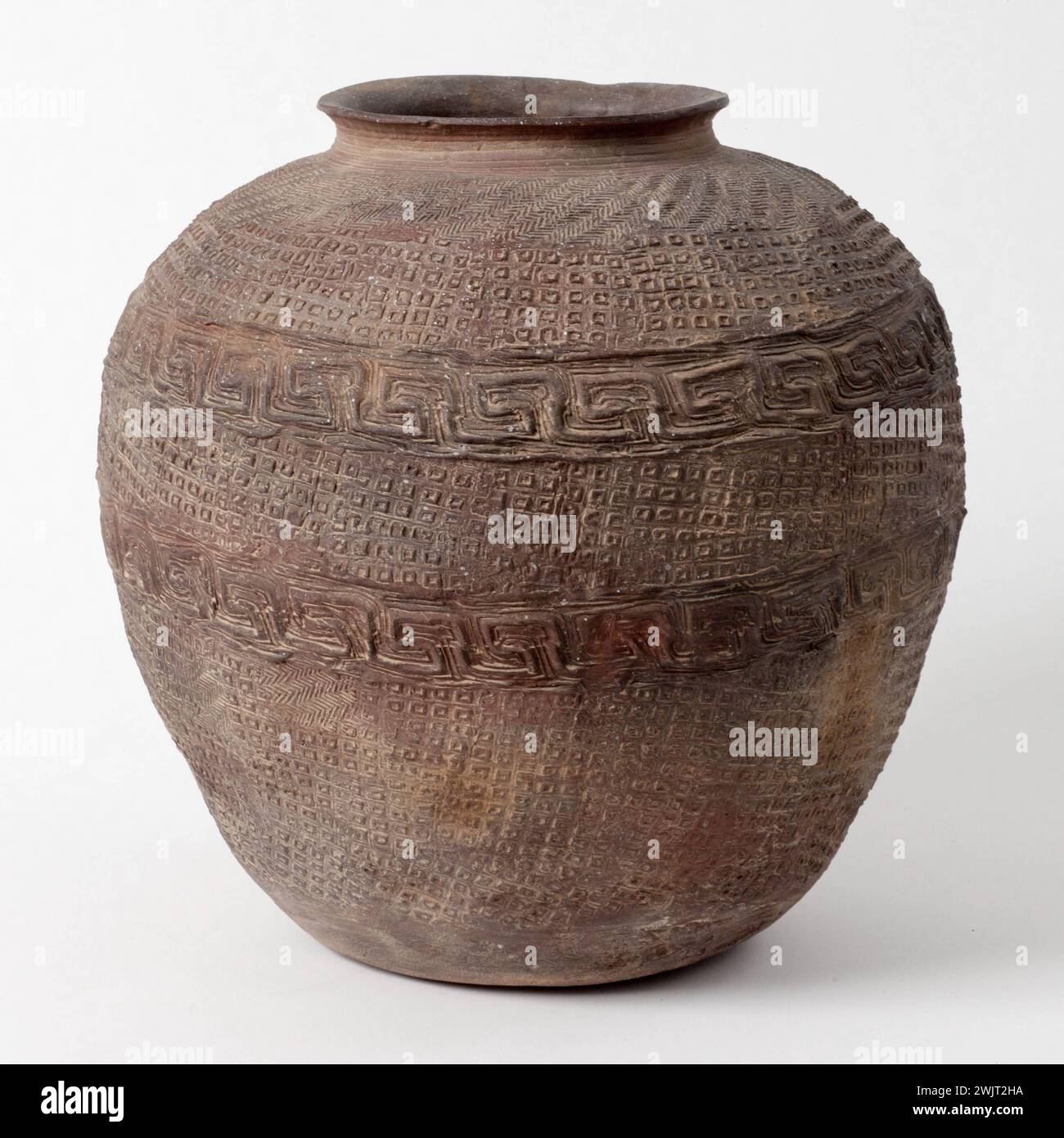 Jar ". Terracotta. Fighter kingdoms. Paris, Cernuschi museum. Chinese ...