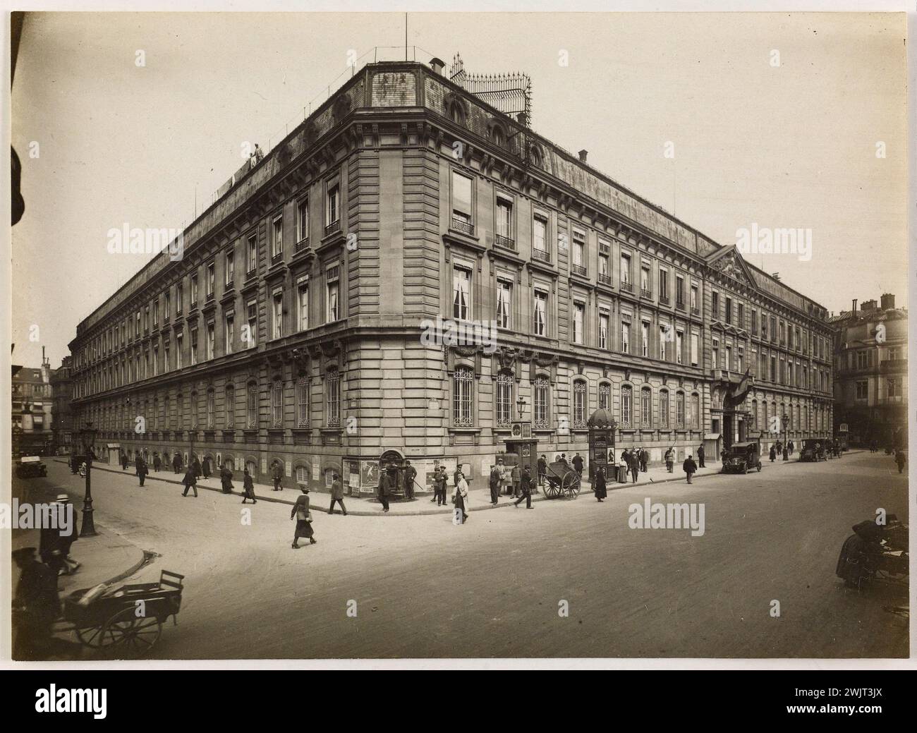 Facade of the Banque de France, angle of rue Baillif and rue Croix-des ...