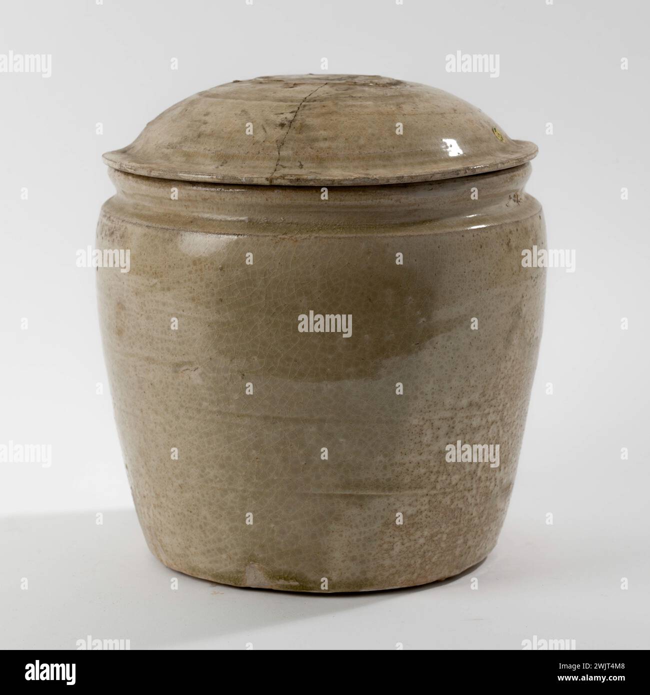 Barrel and lid. Terracotta. Vietnam. Paris, Muse Cernuschi. Barrel and ...