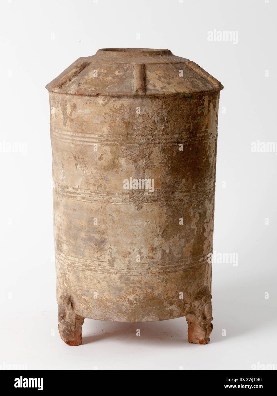 Grenier ". Terracotta, traces of coating. Han dynasty (206 BC-220 AD ...