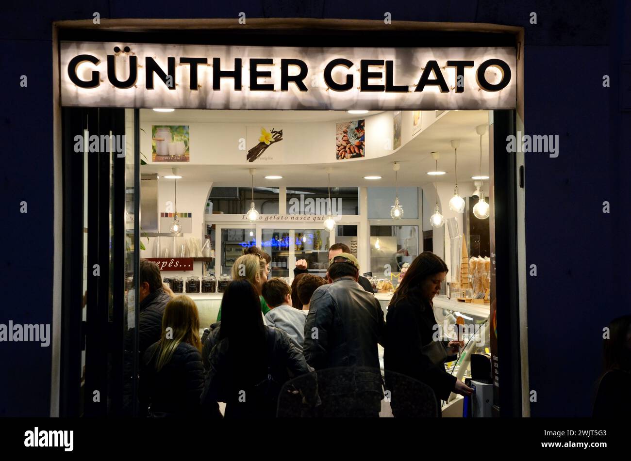 gunther gelato cafe rome capital of italy EU Stock Photo - Alamy