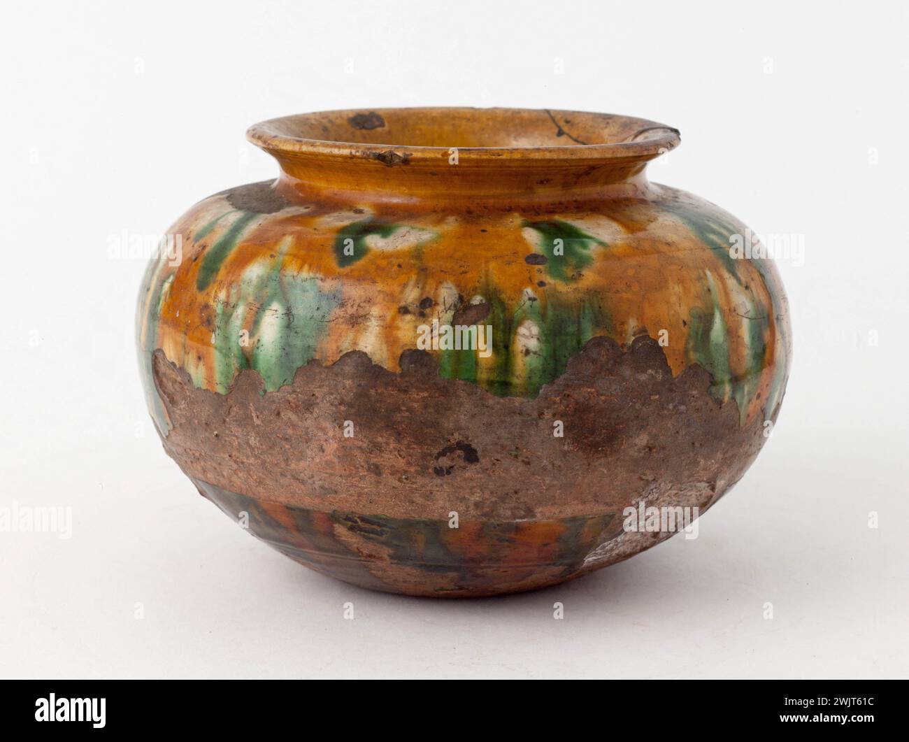 Burnt container hi-res stock photography and images - Alamy