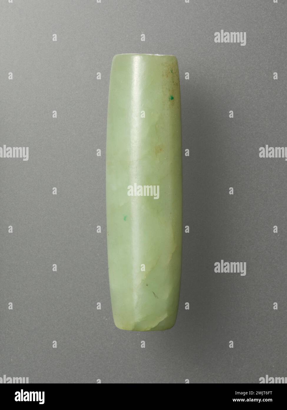 Manche ". Jade. China, Neolithic. Paris, Cernuschi museum. 72199-21 ...