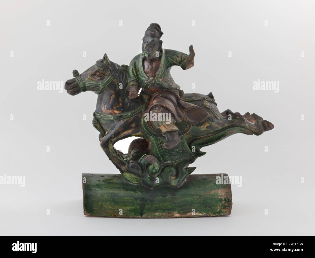 Ridge tile. Terracotta, glaze, yellow and brown. Paris, Cernuschi ...